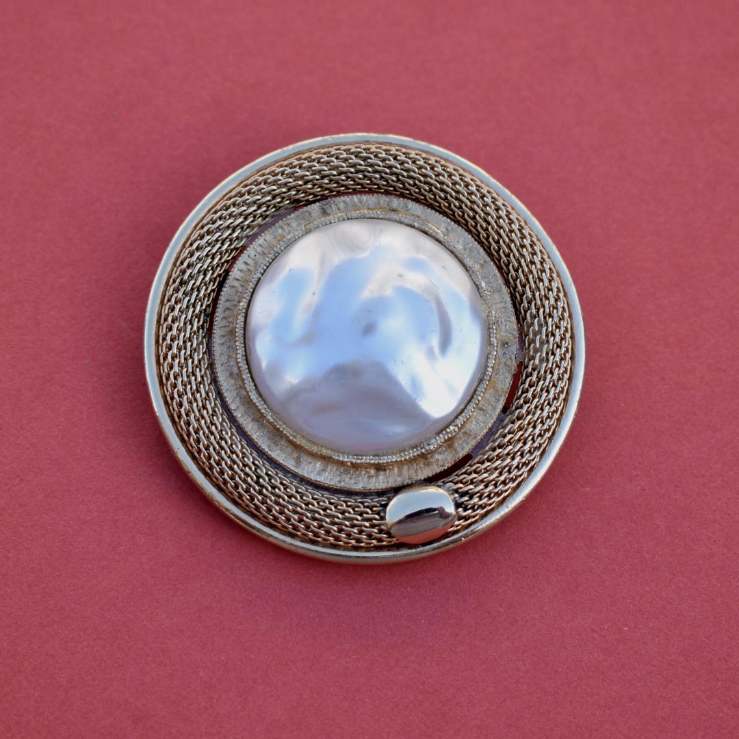 Vintage CAPRI Large Circle Brooch With Pearl Classic Gold Statement ...