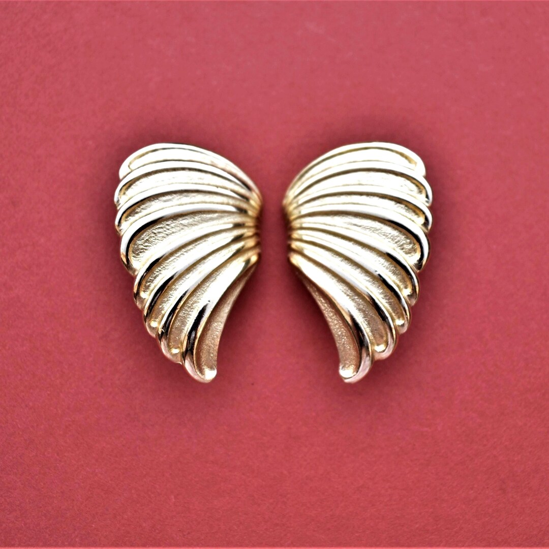 Vintage Lady Remington Clip on Earrings Large Gold Signed LR Non ...