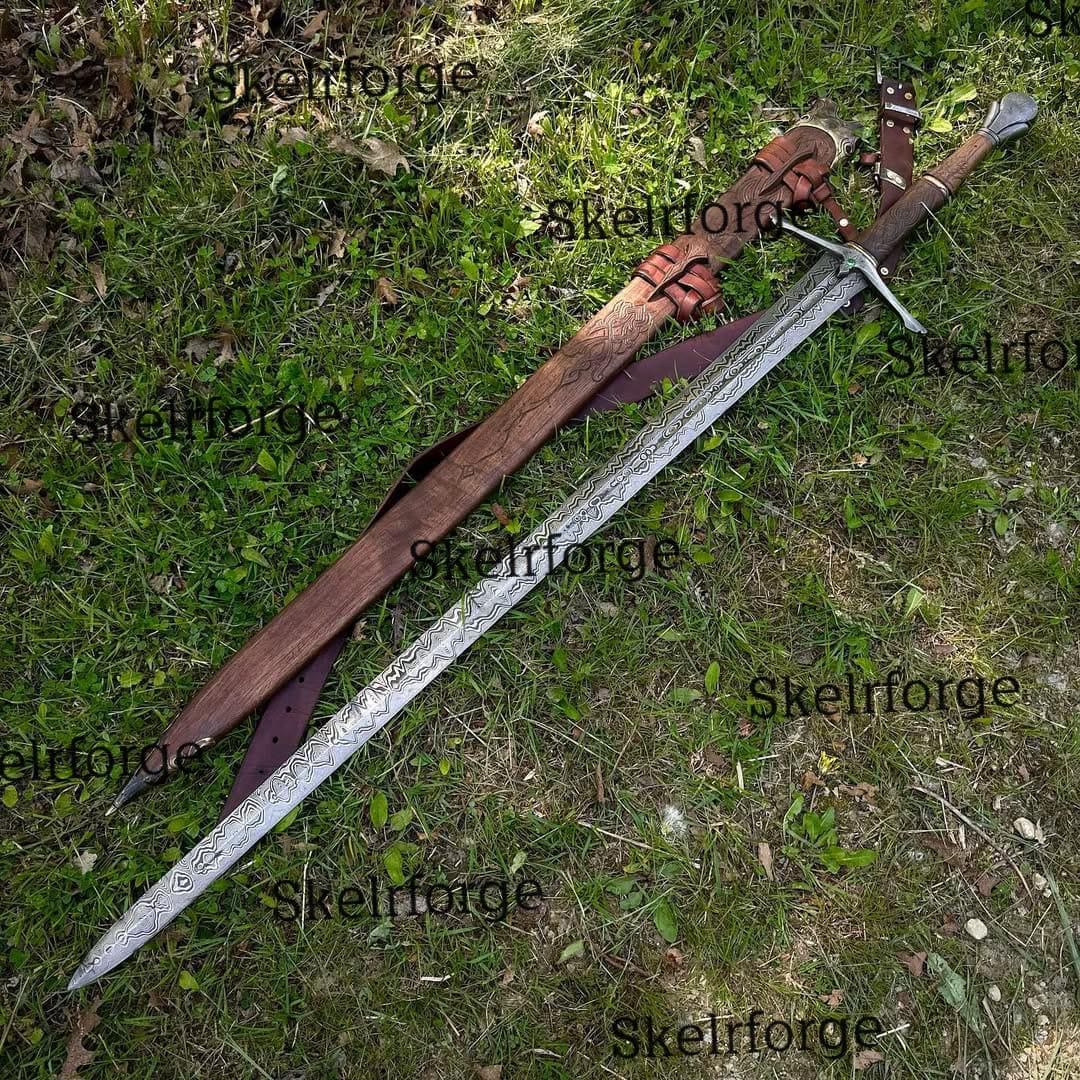 Hand-forged Elven Longsword: Damascus Steel Blade, Walnut Handle ...