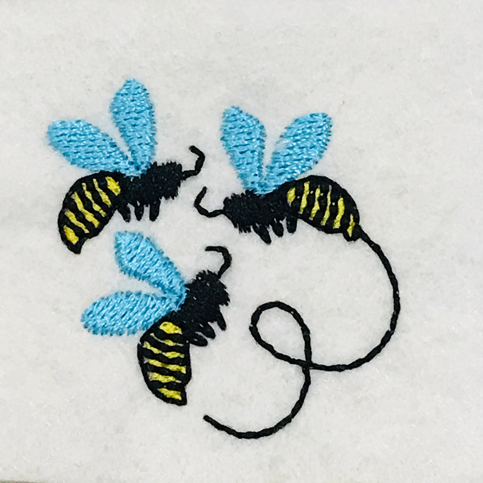 Mini Bee Embroidery Design, Small Bee Machine Embroidery Designs, Bee ...
