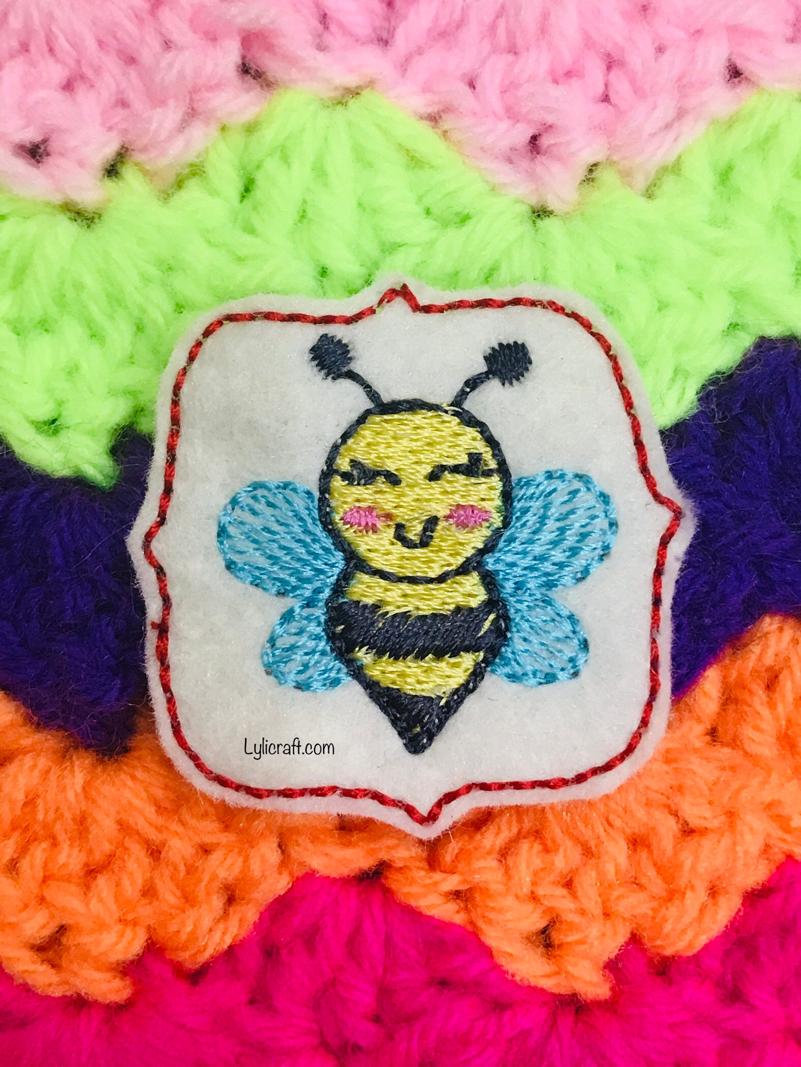 Mini Bee Embroidery Design, Small Bee Machine Embroidery Designs ...