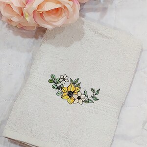 Flower Embroidery Design, Flower Machine Embroidery Designs, Light Fill ...