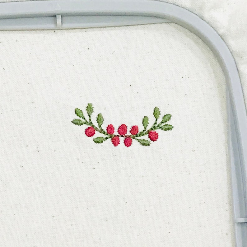 Mini Christmas Border Embroidery Design, Small Mistletoe Machine ...