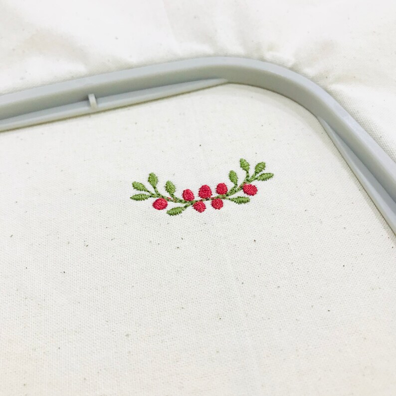 Mini Christmas Border Embroidery Design, Small Mistletoe Machine ...