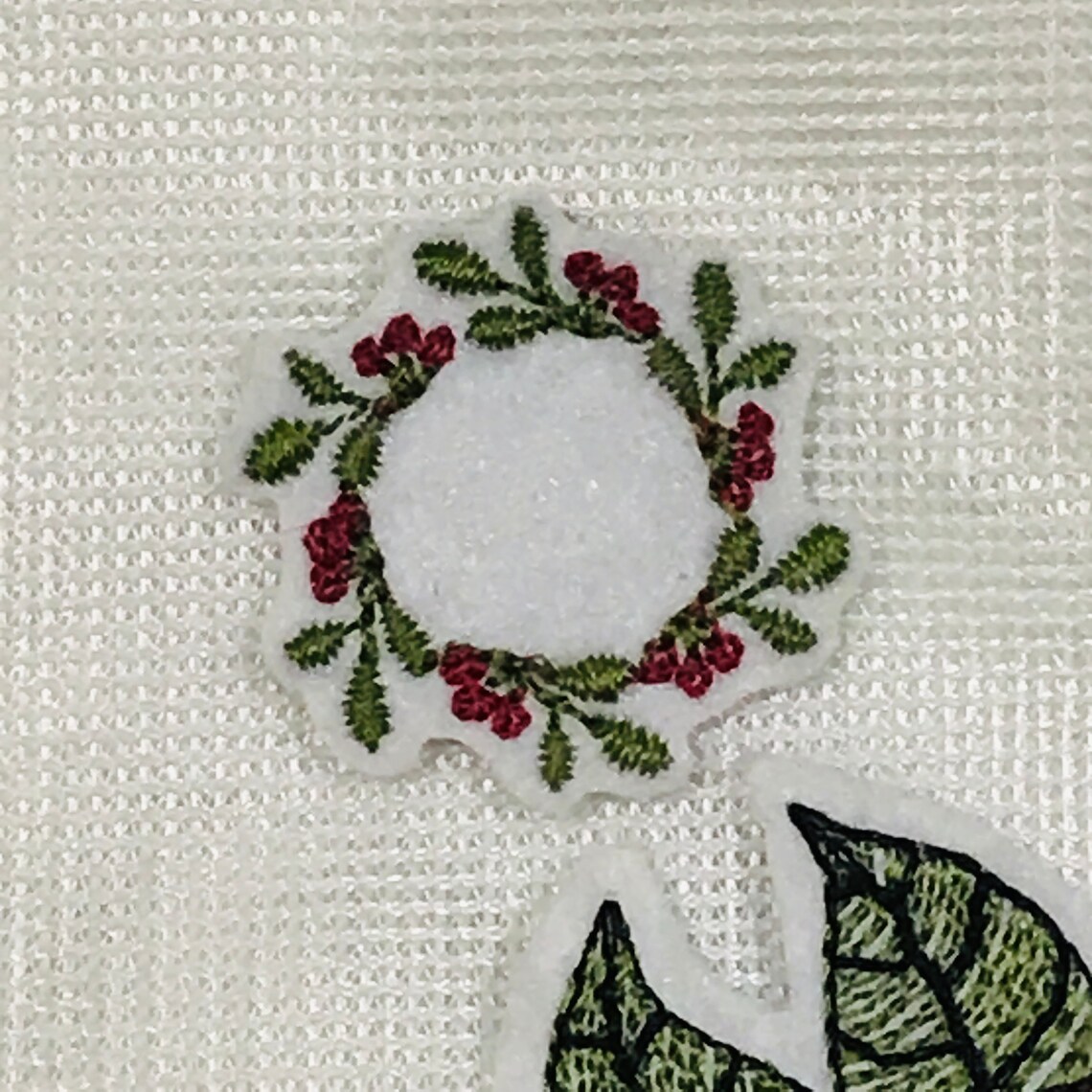 Mini Berry Wreath Embroidery Design Small Berry Wreath - Etsy