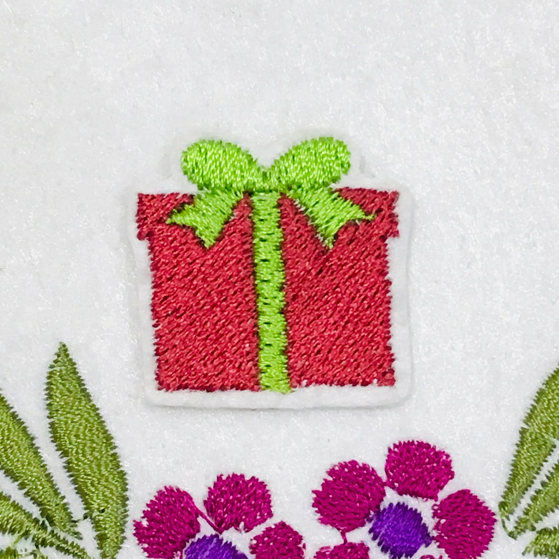 Mini Gift Box Embroidery Design, Mini Present Embroidery Designs ...