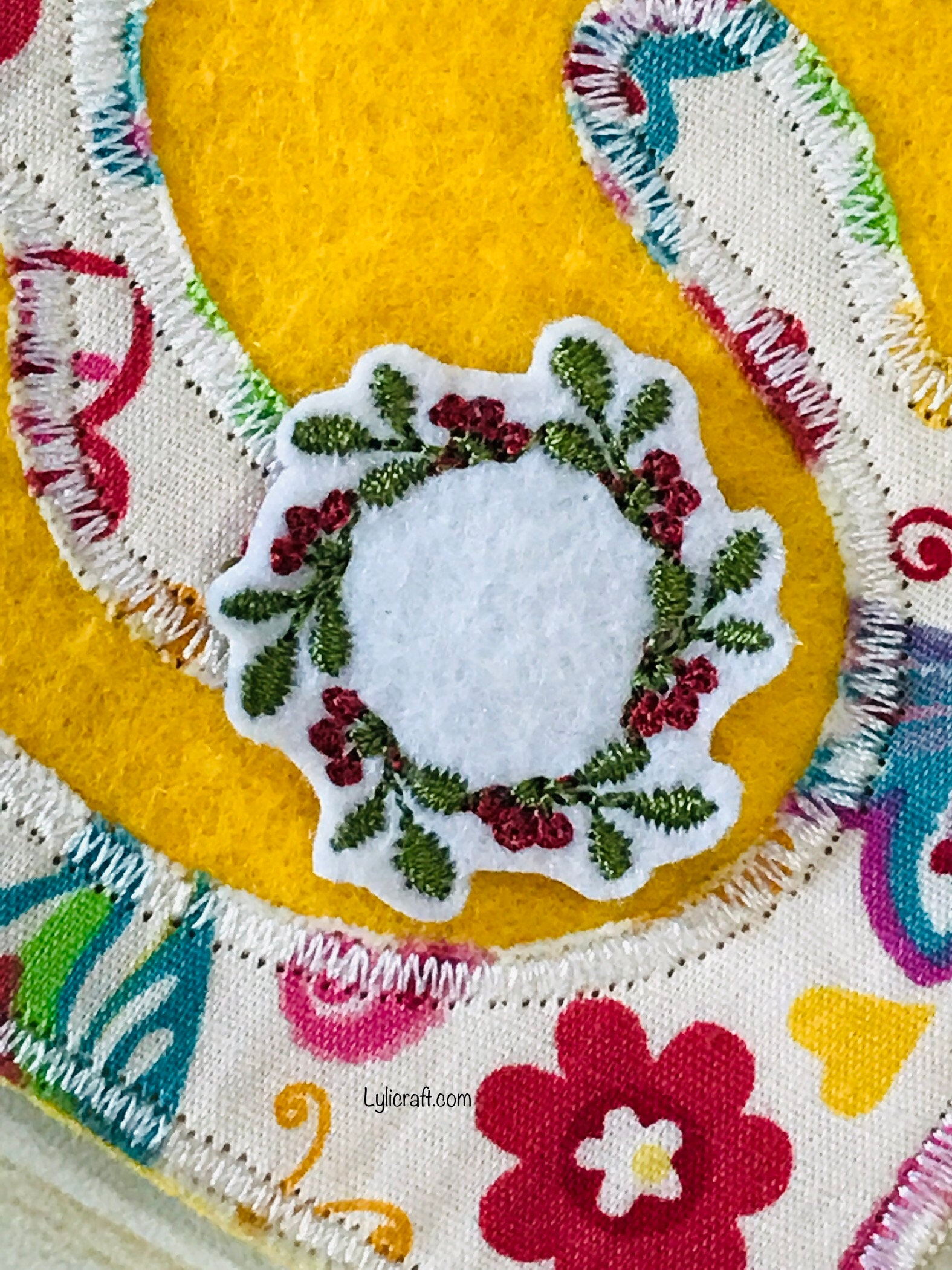 Mini Berry Wreath Embroidery Design Small Berry Wreath - Etsy