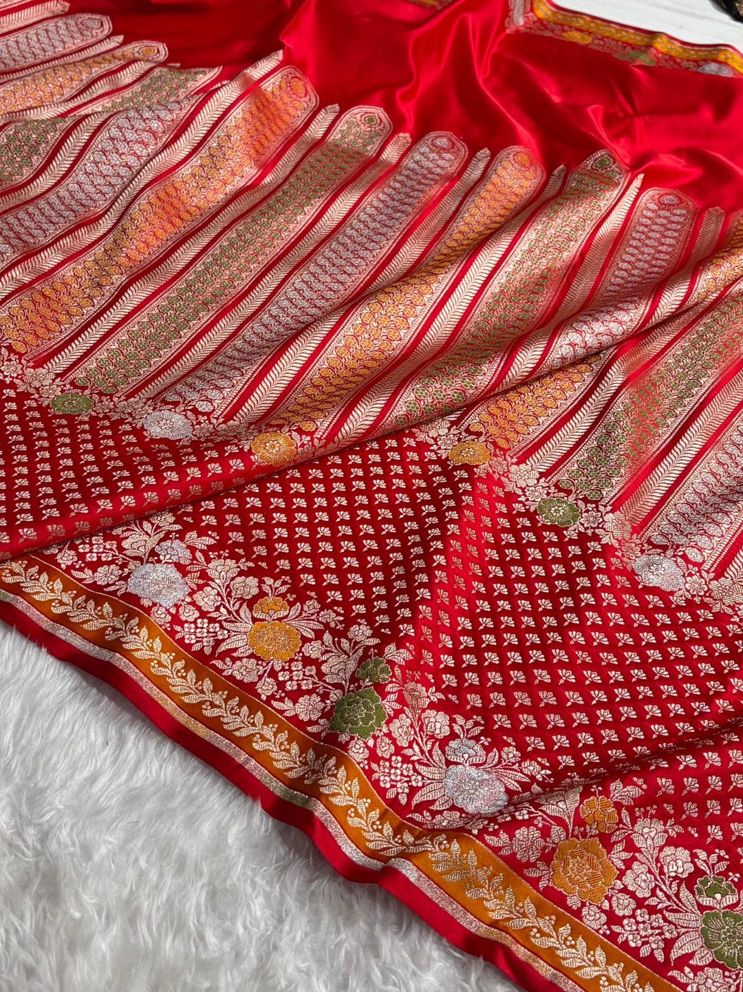 Red Mashru Silk Brocade Saree, Floral Zari Weave, Bridal Wedding Party ...