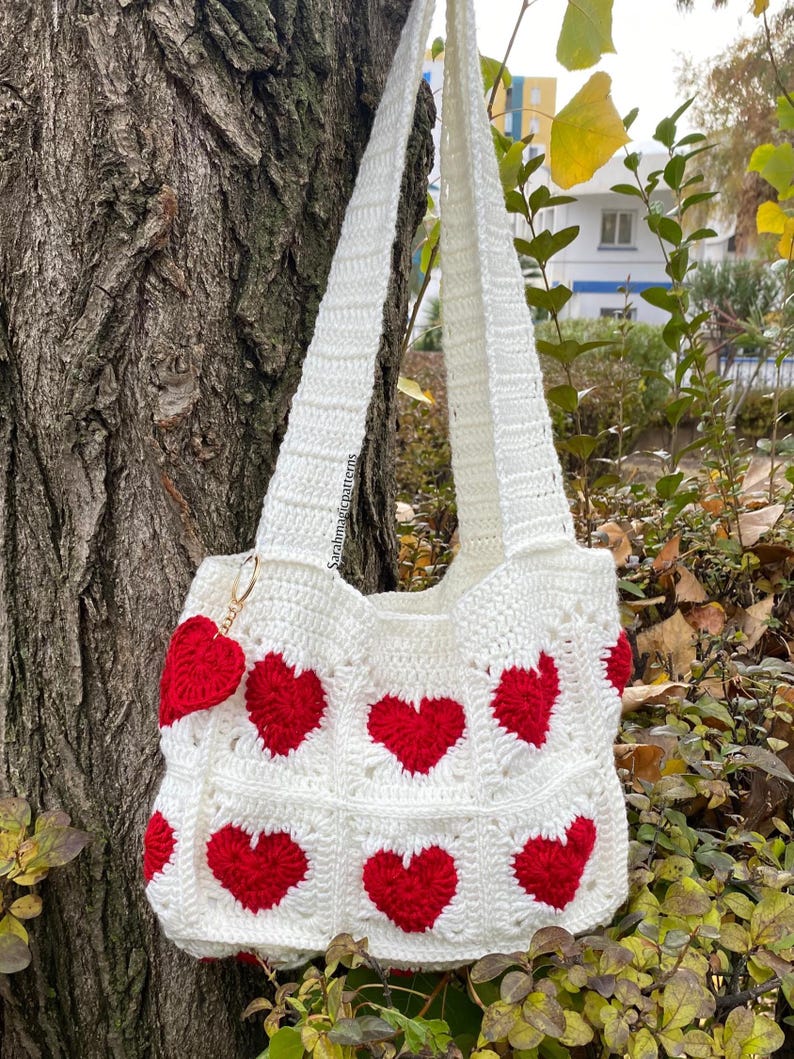 Crochet Heart Bag Pattern PDF — Beginner Granny Square Tote Pattern ...