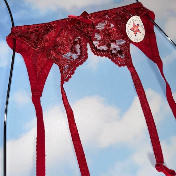 90s Red Garter Belt - Gem