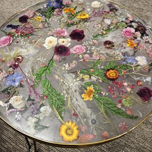 FLOWER RESIN TABLE Embellished With Garden Grown Flowers Dried in Resin ...