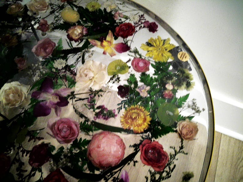 FLOWER RESIN TABLE Embellished With Garden Grown Flowers Dried in Resin ...