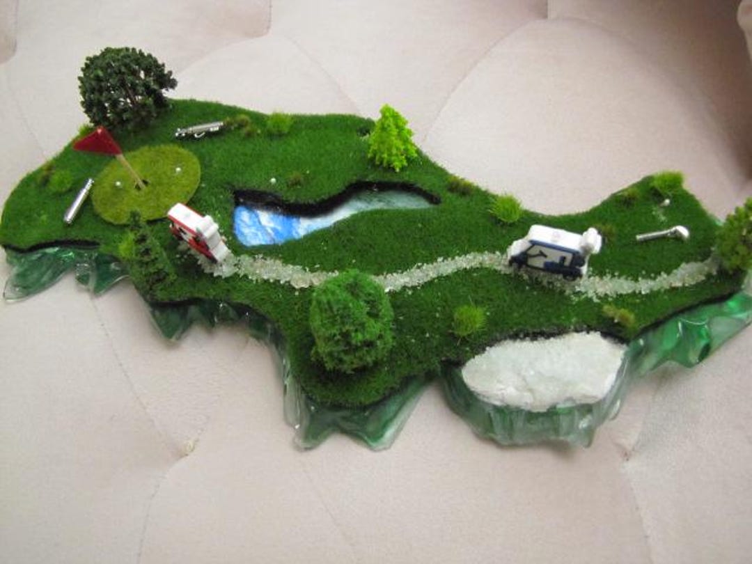 Small GOLF COURSE DIORAMA With a Tiny Golf Cart Greens Water Hazzard ...