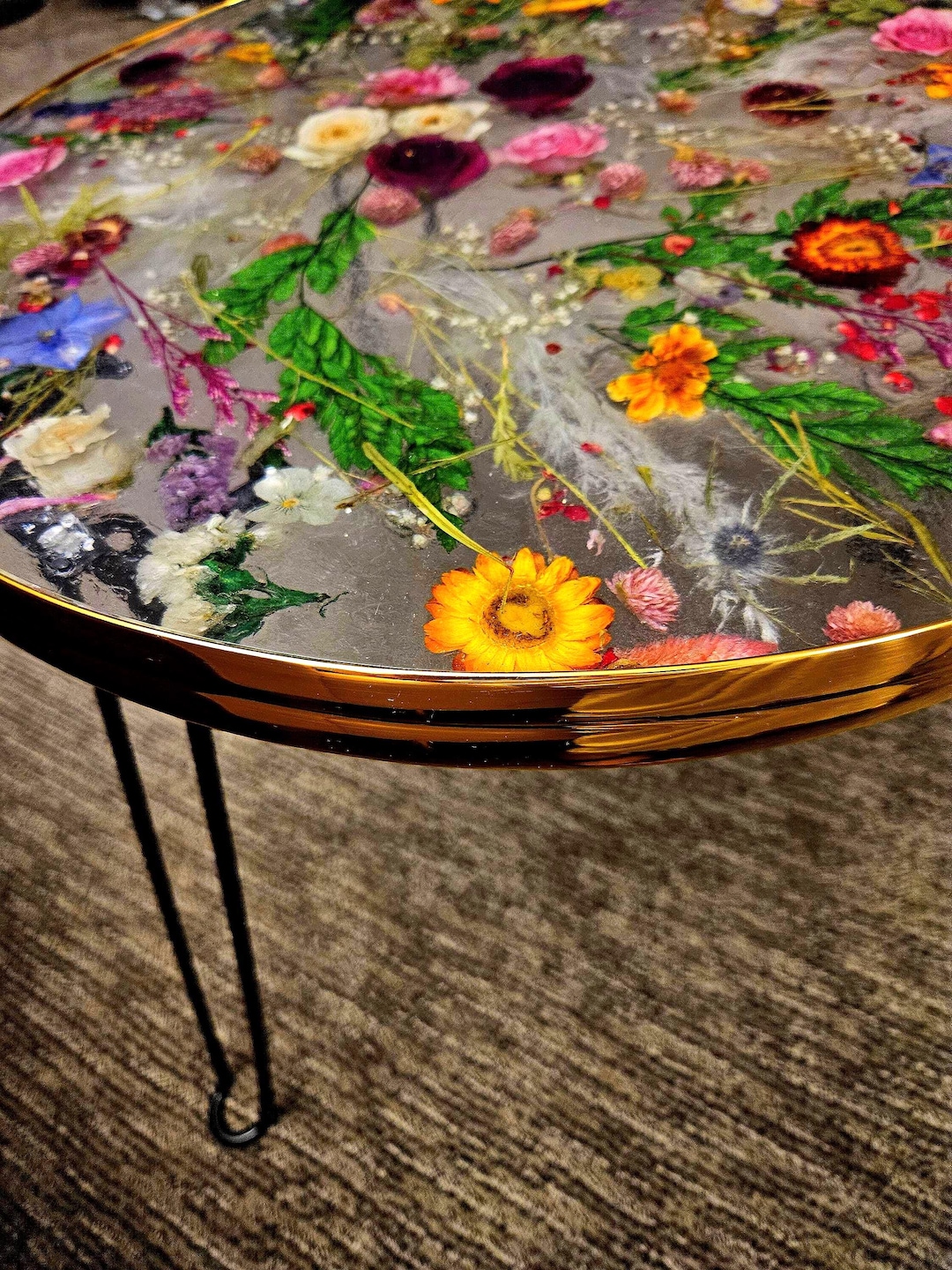 FLOWER RESIN TABLE Embellished With Garden Grown Flowers Dried in Resin ...