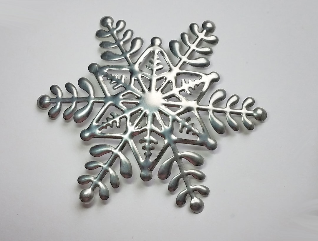 Metal Snowflake Ornaments - Silver Snowflake Metal Ornaments, Set of 3 ...