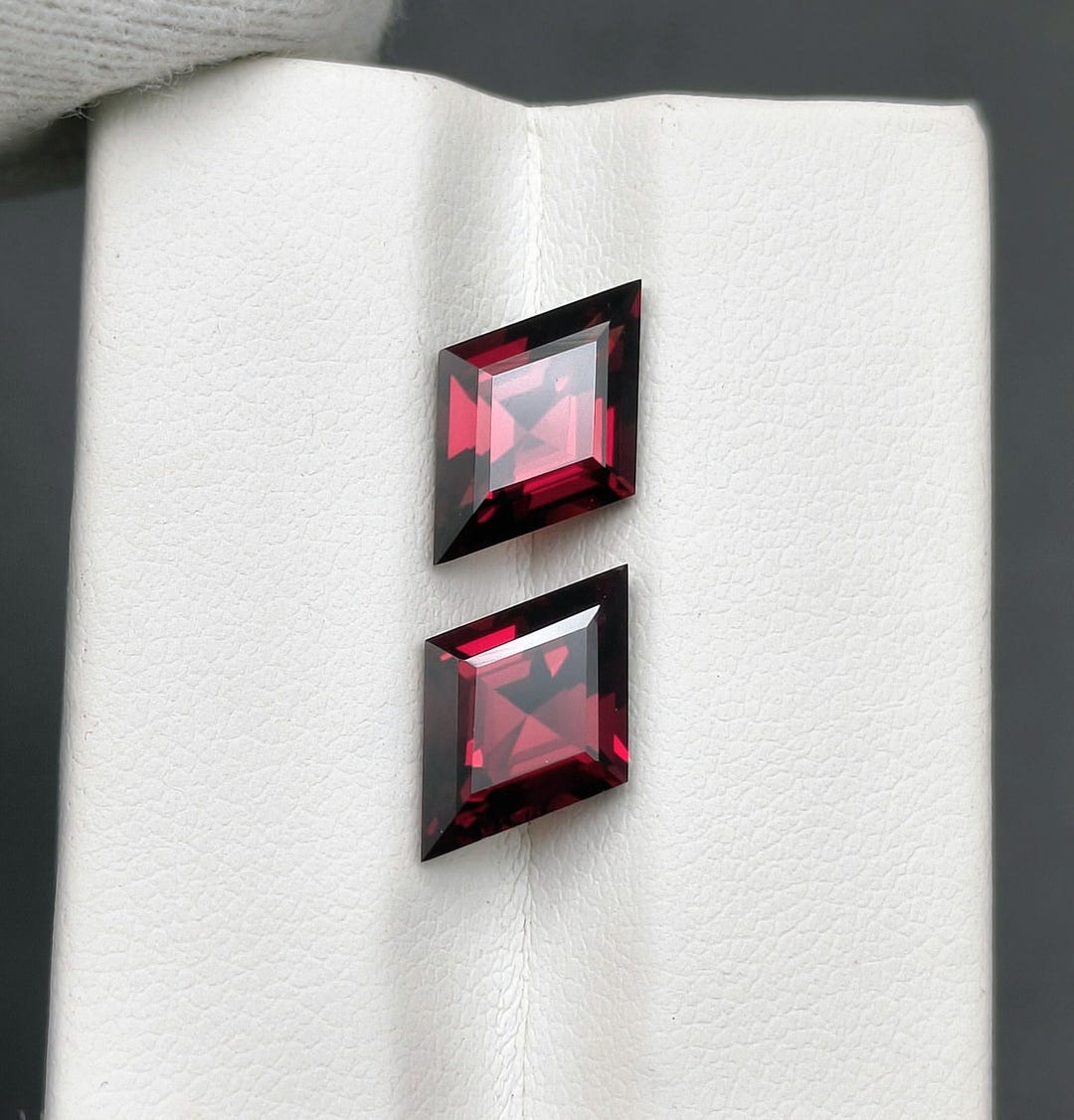 Red Mozambique Garnet Lozenge Cut Faceted Pair , 5.20cts/13x8.5mm Loose ...