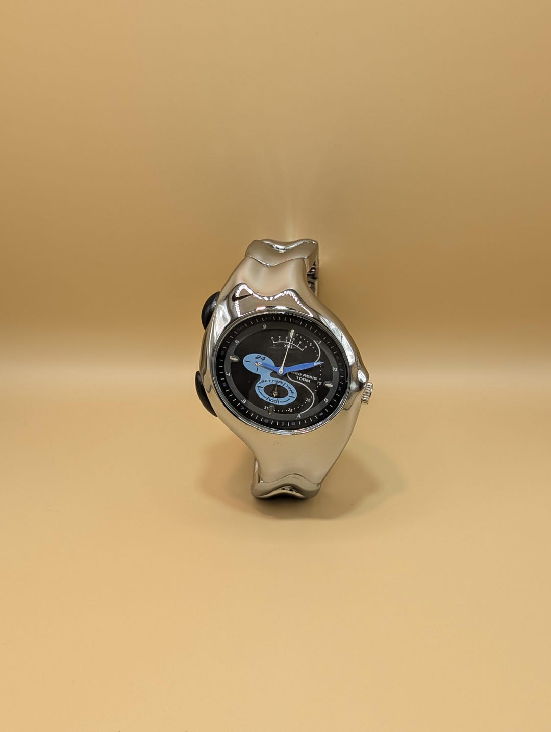 Futuristic Vintage Watch – Chrome Sculptural Design, Unisex - Etsy