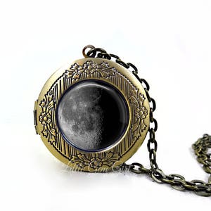Custom Birth Moon Locket Necklace - Moon Phase Pendant in Silver ...