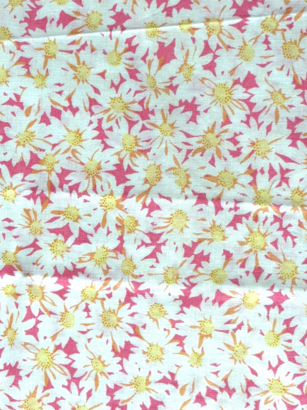Vintage Fabric: (by the Yard X 33"w) White & Yellow E Daisy Print on ...