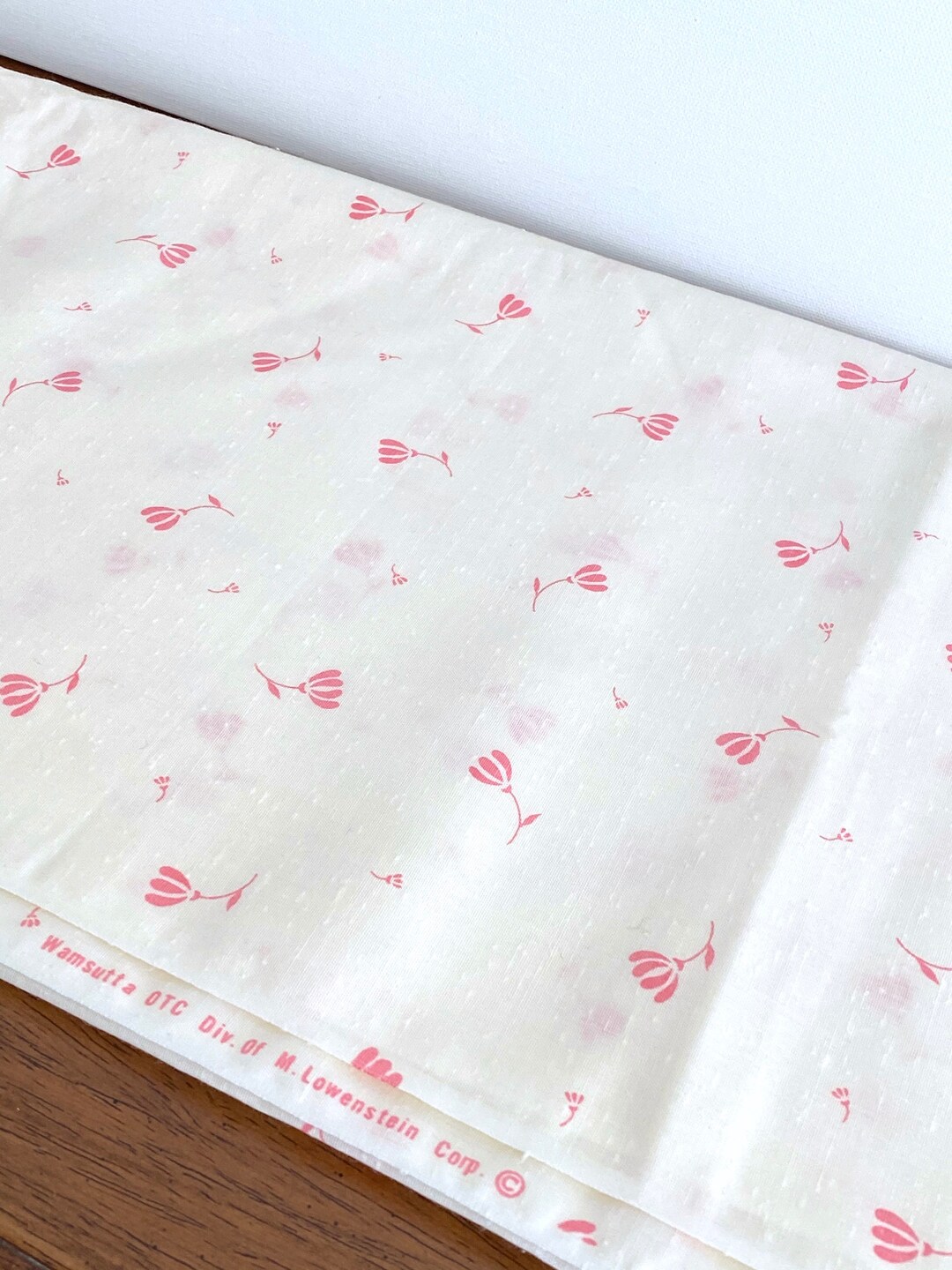 Vintage Cotton Fabric: (45"lx44"w) Pink Spoon Flowers on off White 70's ...
