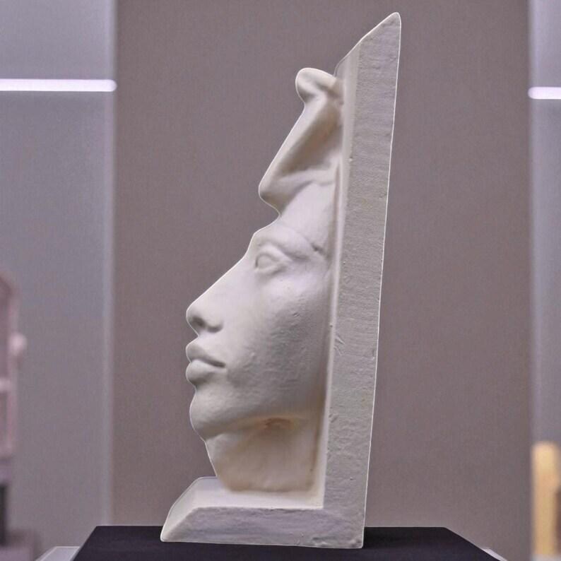 The Visionary Pharaoh and Founder of the Amarna Revolution: Ancient ...