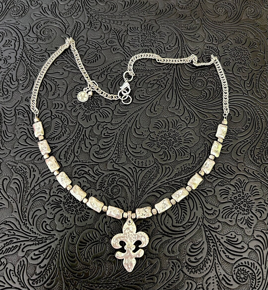 Fleur-de-lis Necklace, Hammered Fleur-de-lis Pendant Necklace, Silver ...