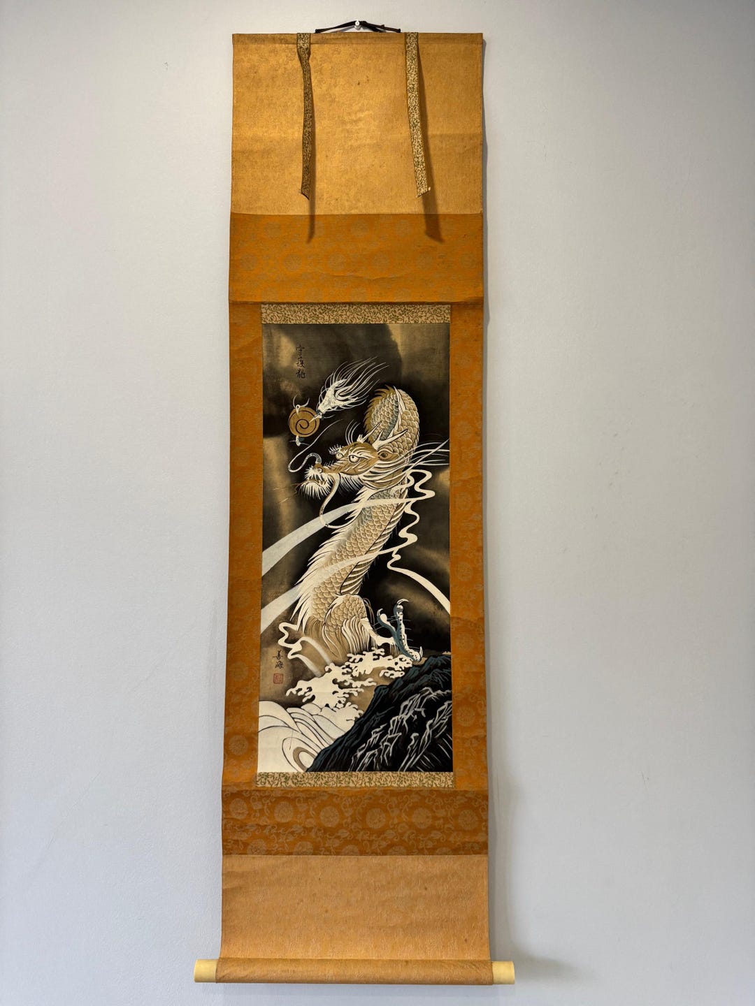 Japanese Dragon Kakemono Scroll – Symbol of Power & Wisdom - Etsy