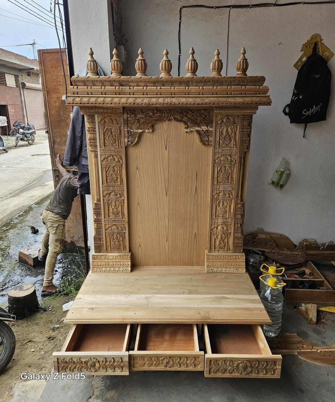 Wooden Temple Artistic Wooden Pooja Ghar, Natural Wooden Sanctum ...