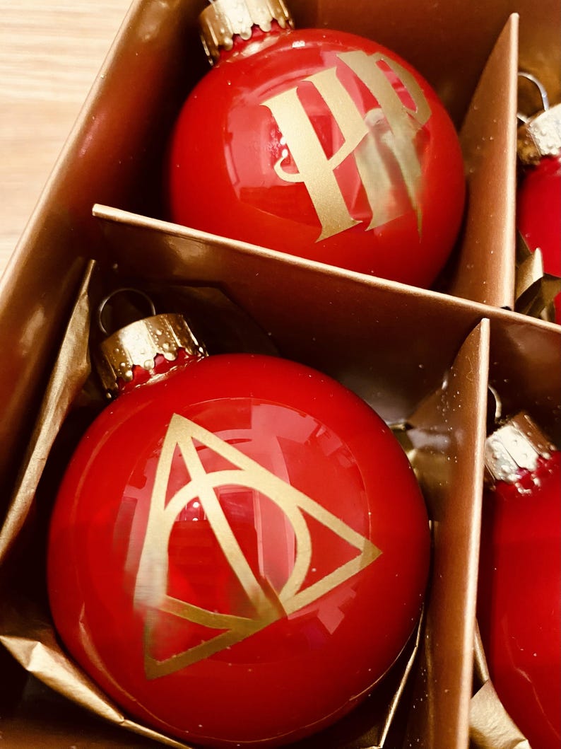 Wizarding Christmas Tree Decorations Baubles for Your HP Wizard School ...