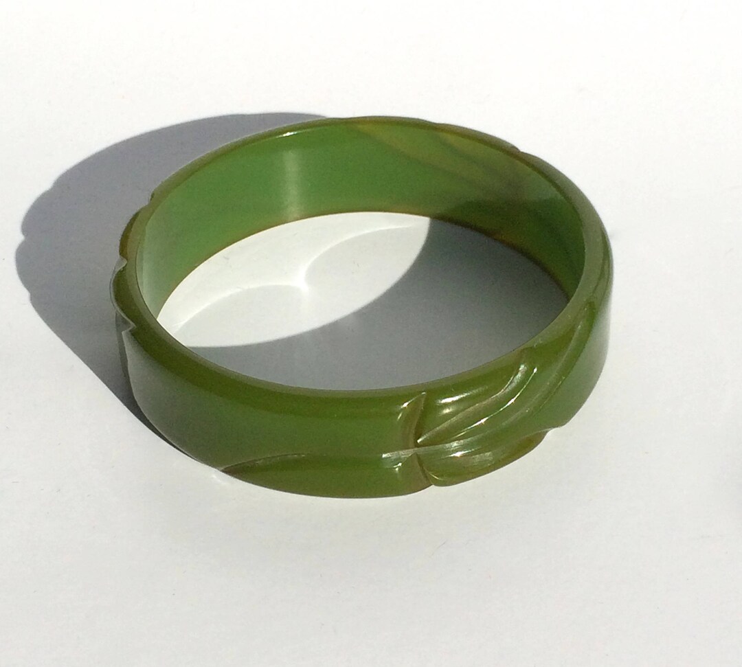 Vintage Bracelet Bakelite Bangle Green Carved Bakelite Unique Vintage ...