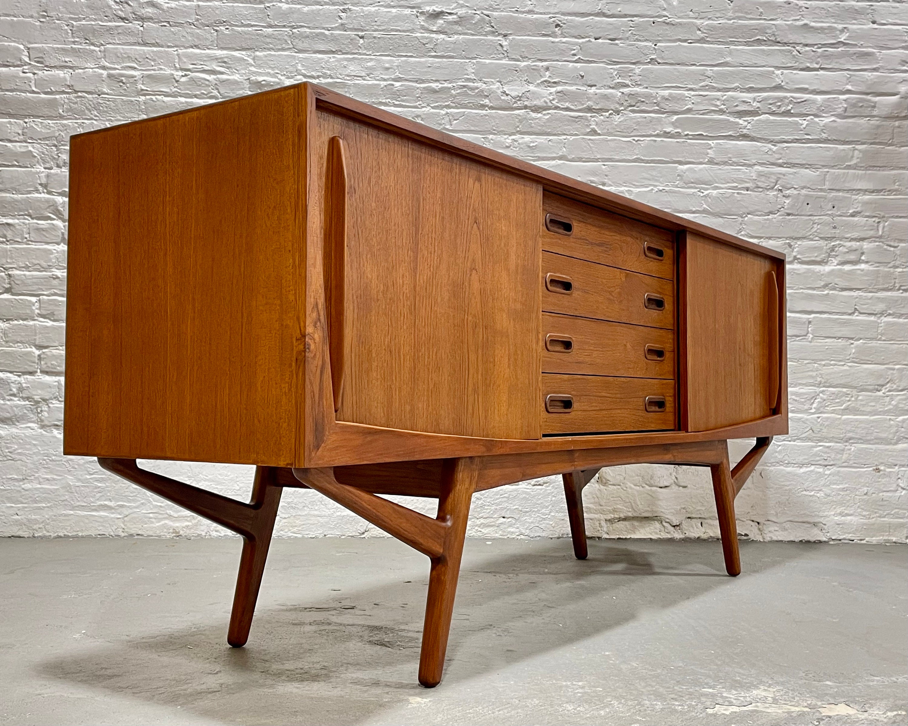 JAW DROPPING Mid Century MODERN styled Teak Credenza media stand Etsy