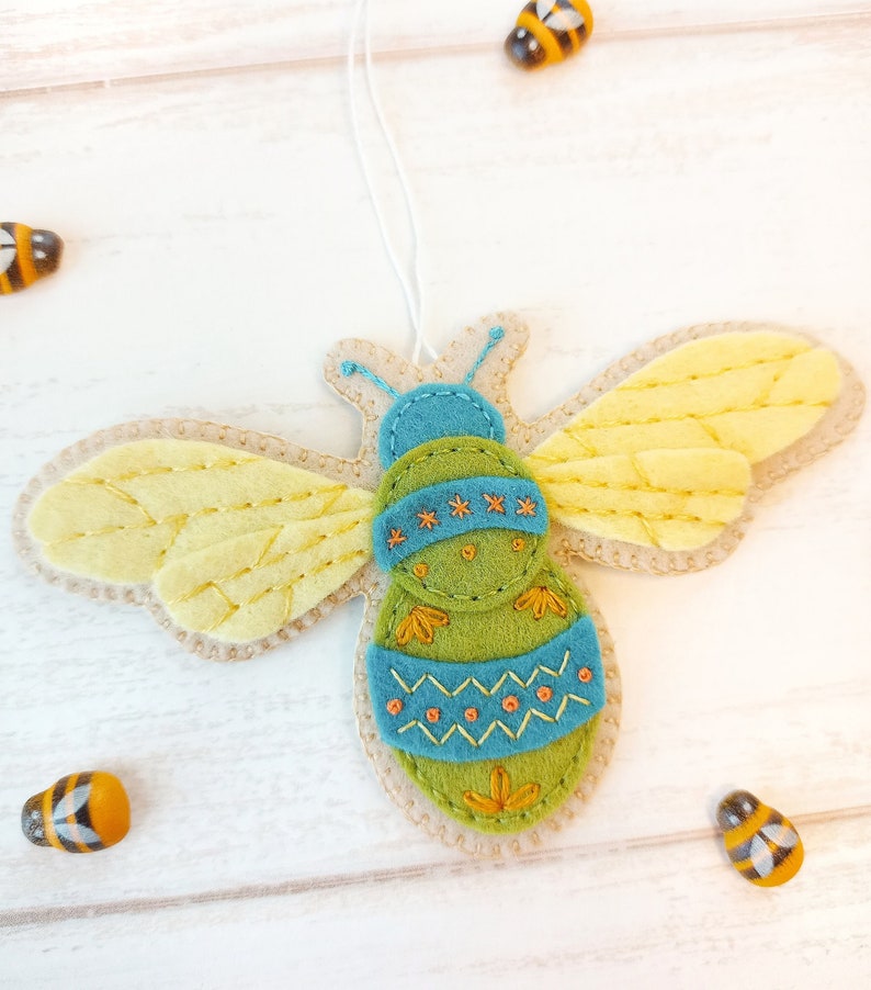 Embroidered Bee - PDF Felt Sewing Pattern, DIY Bug Pattern, Felt Bee ...