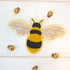 Embroidered Bee - PDF Felt Sewing Pattern, DIY Bug Pattern, Felt Bee ...