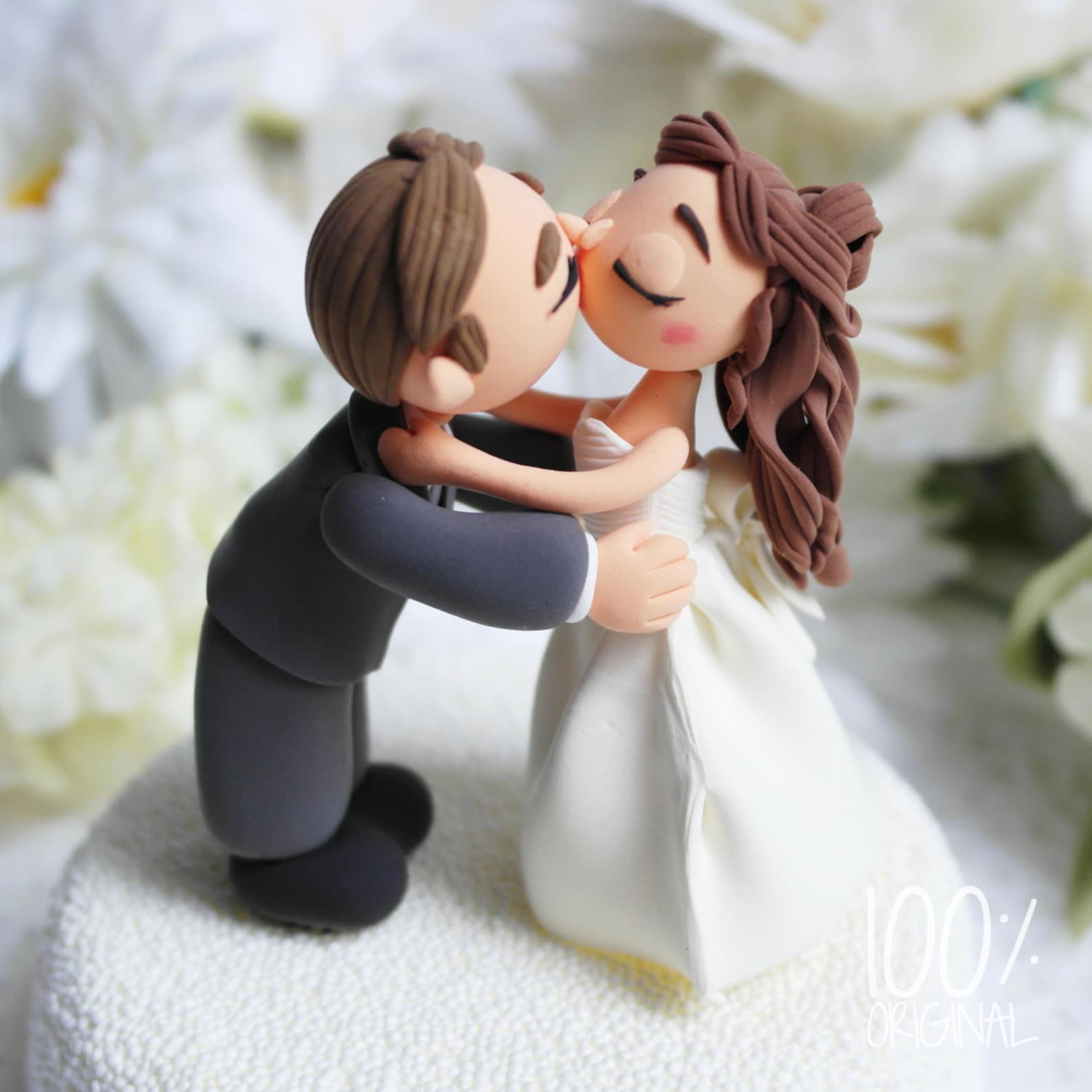 Custom Cake Topper- Hugging & Kissing - Etsy