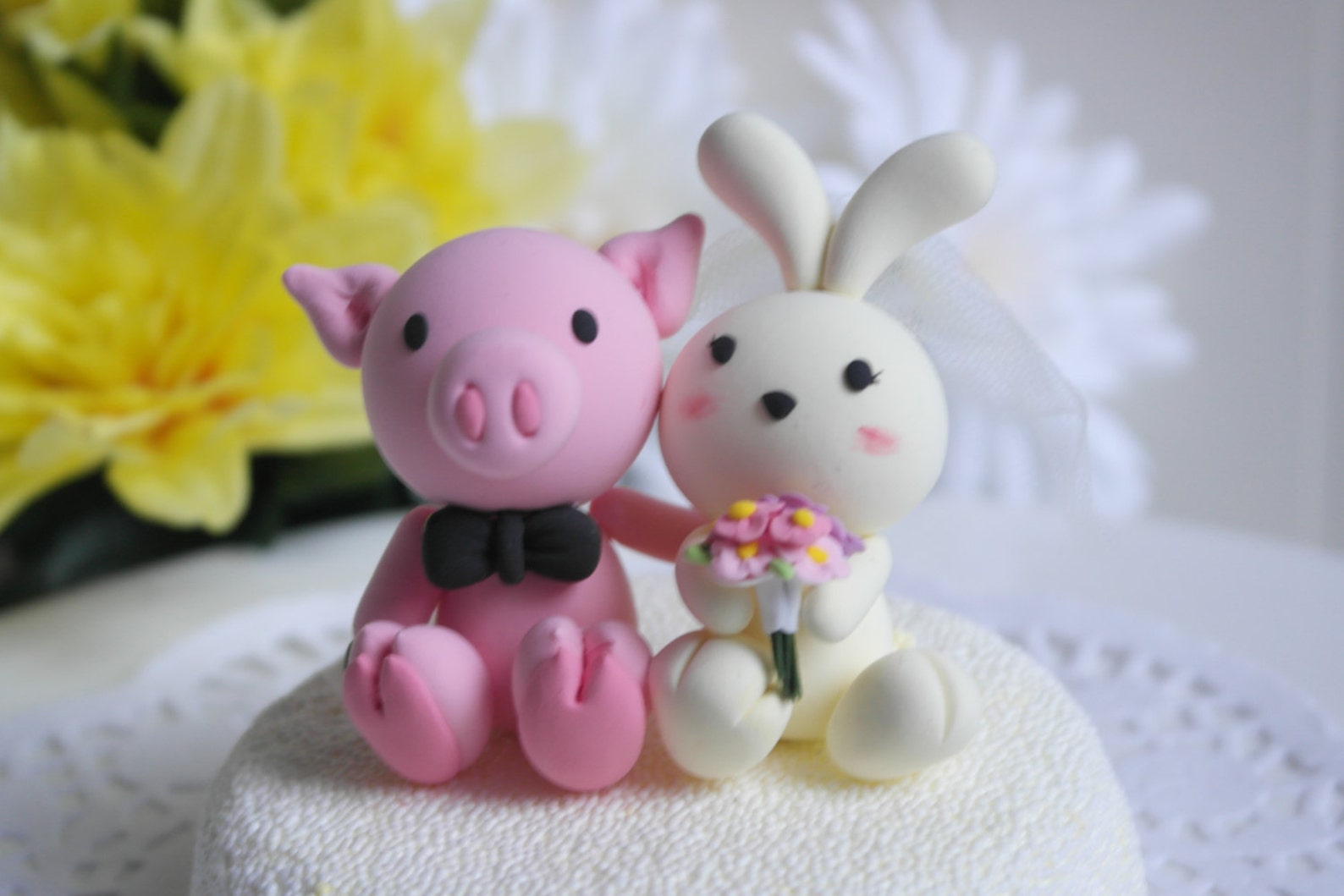 Custom Wedding Cake Topper - Pinky Piggy & Creamy Bunny Couple - Etsy