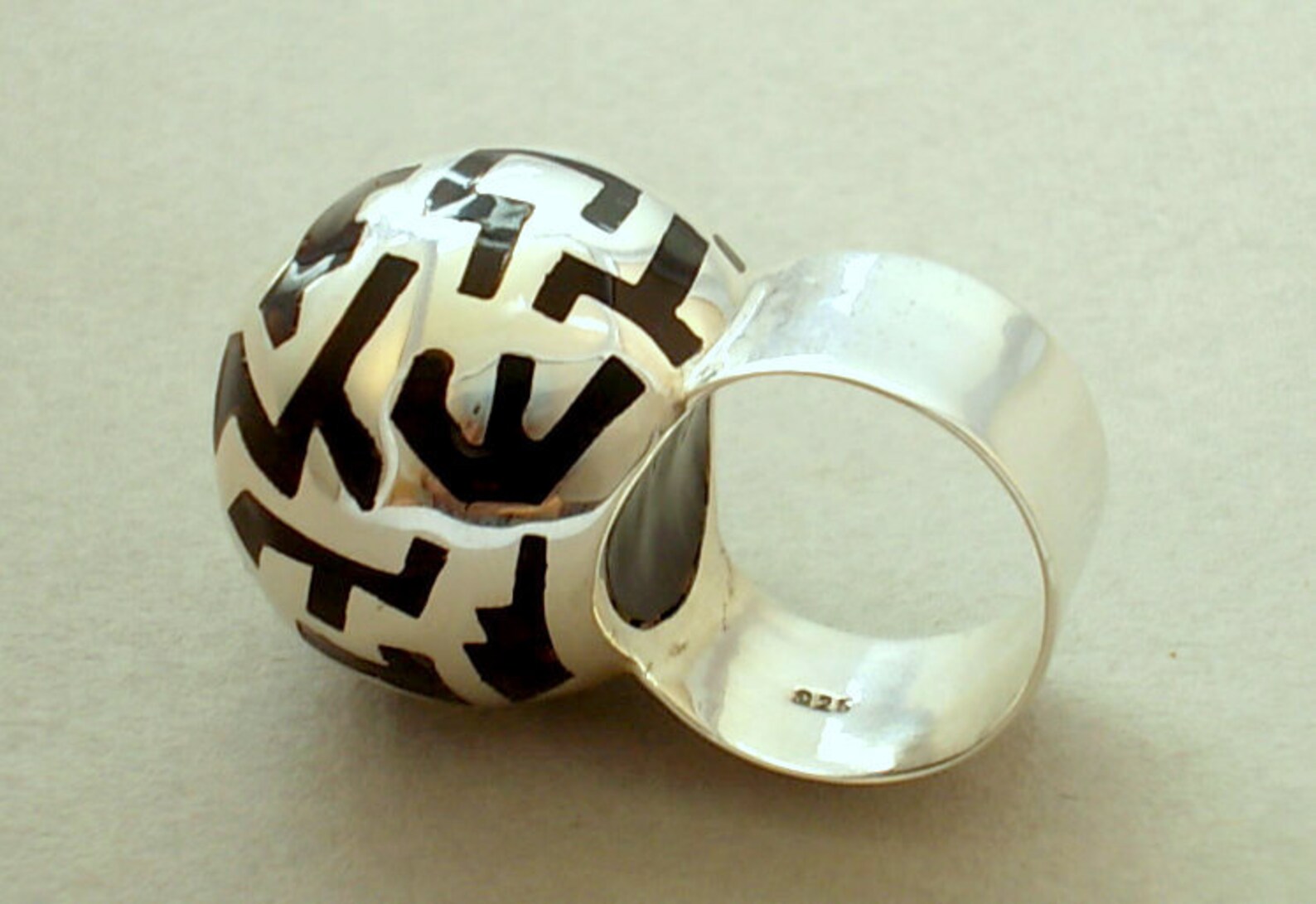 SPHERICAL MAZE RING - Etsy