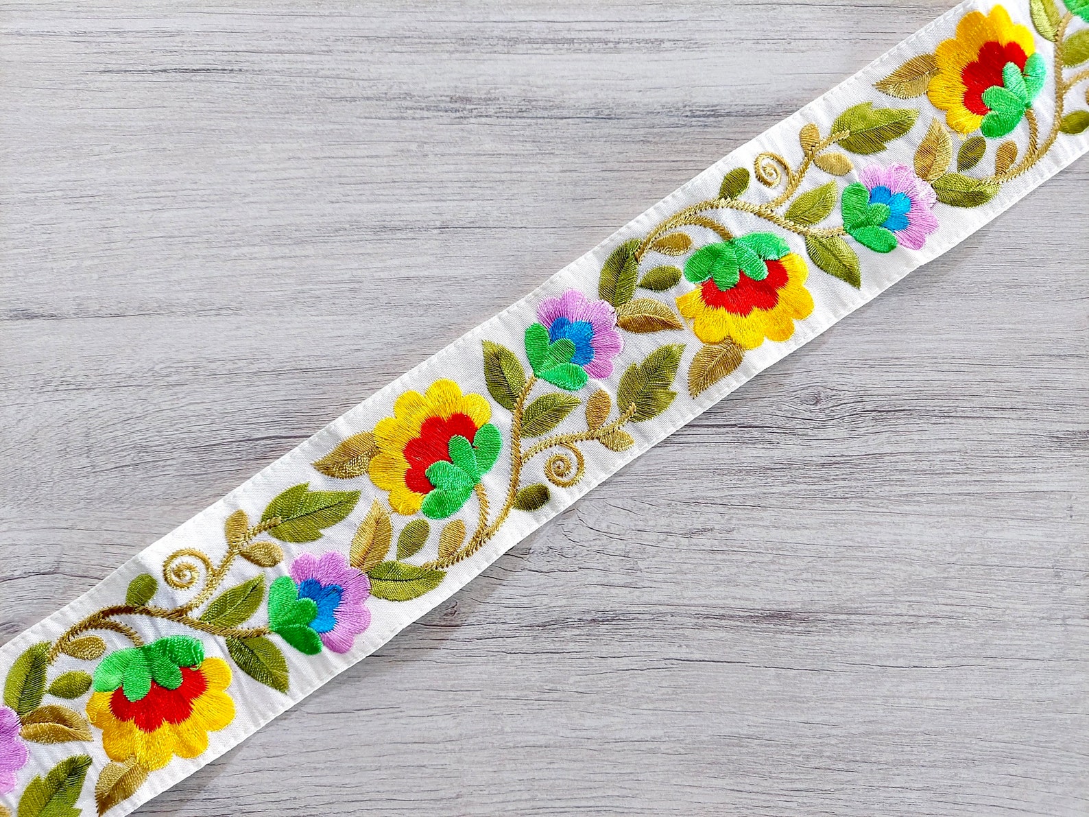 Embroidered Indian Trim by the Yard-indian Embroidered Fabric Trim-sari ...