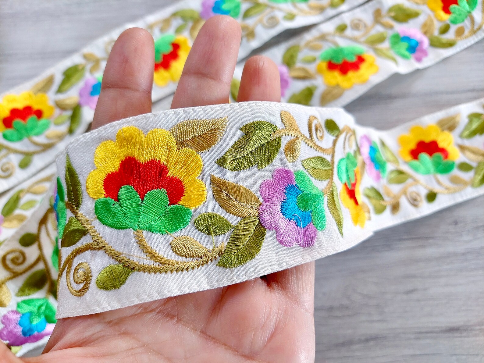 Embroidered Indian Trim by the Yard-indian Embroidered Fabric Trim-sari ...