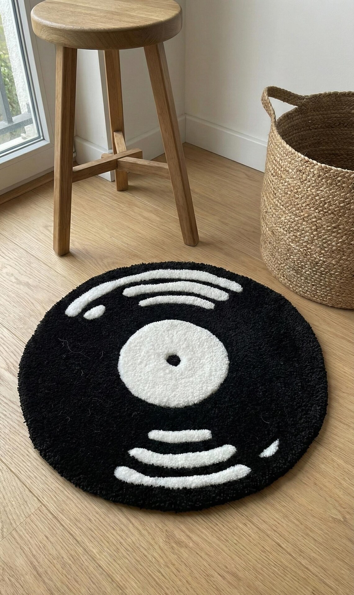 Hand-tufted Circular Vinyl Record Rug Black and Off-white, Soft and ...
