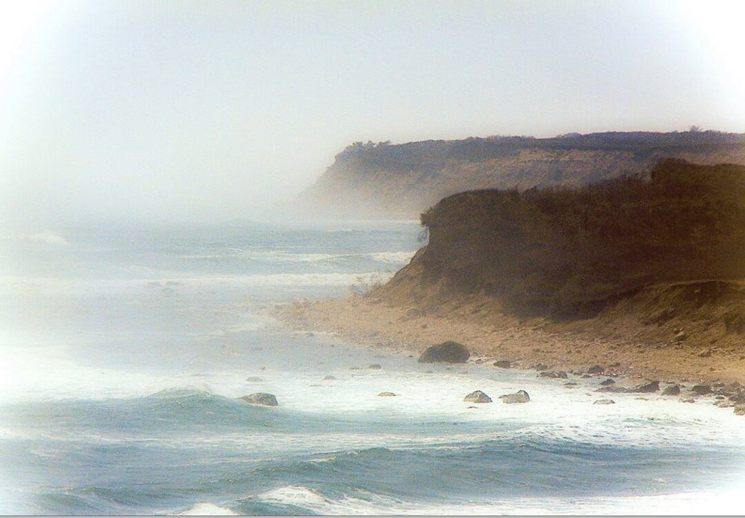 Montauk NY / Bluffs Over the Sea / NY Long Island / the Hamptons Beach ...