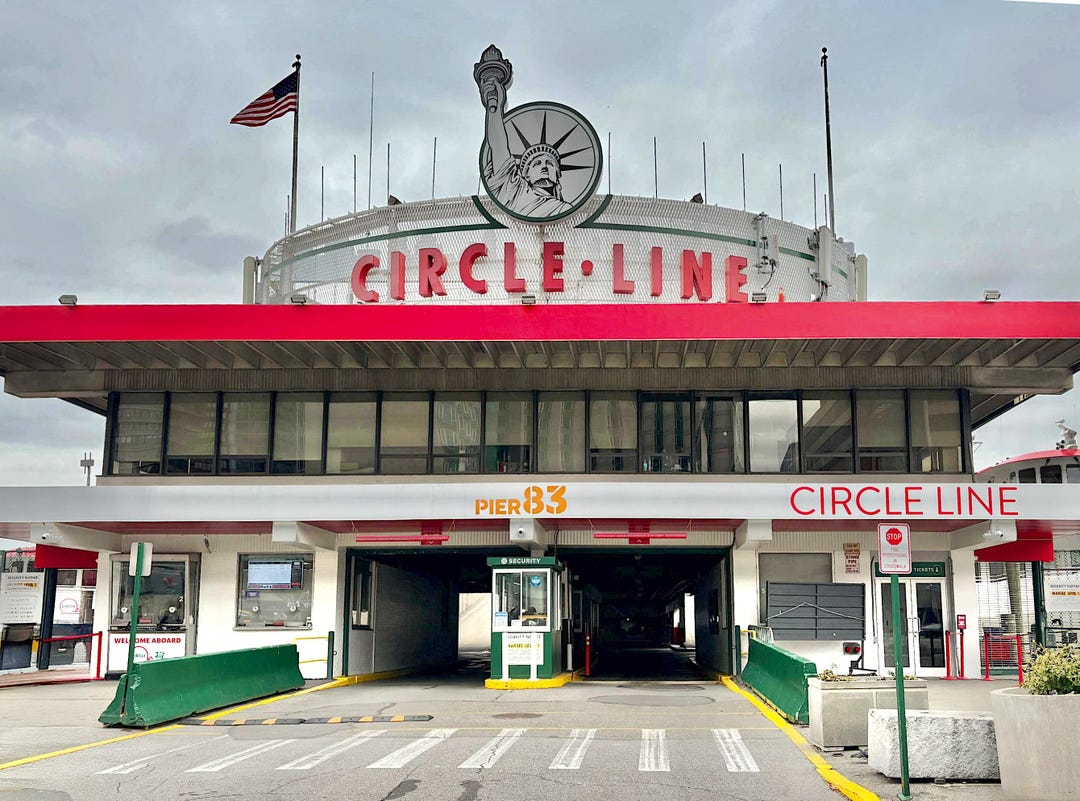 Circle Line / NYC Boat Ride Since 1945 / Sightseeing Boat / NYC ...