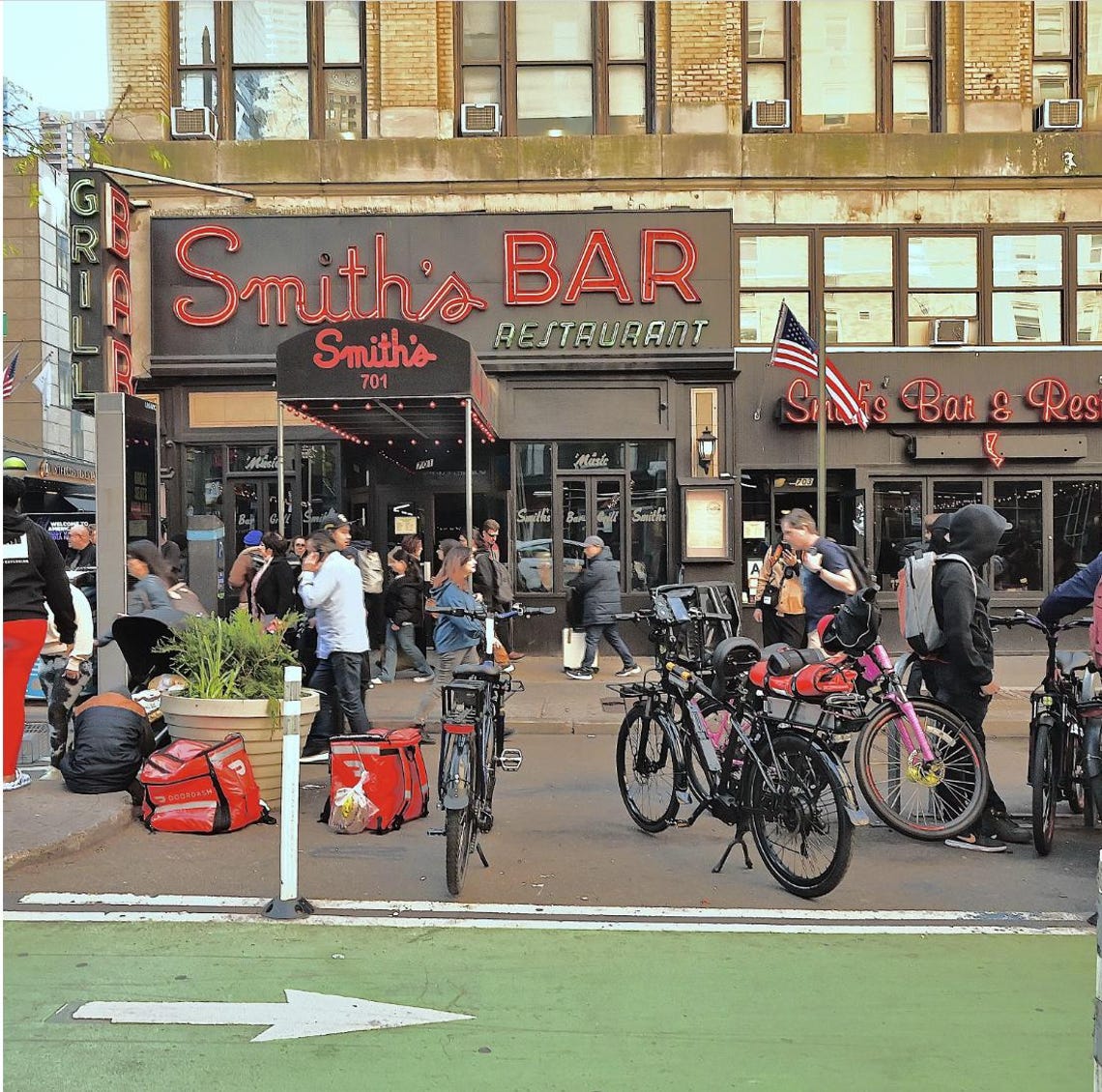 Smith's Bar & Restaurant Since 1954/ CLOSED/ Midtown West Manhattan ...