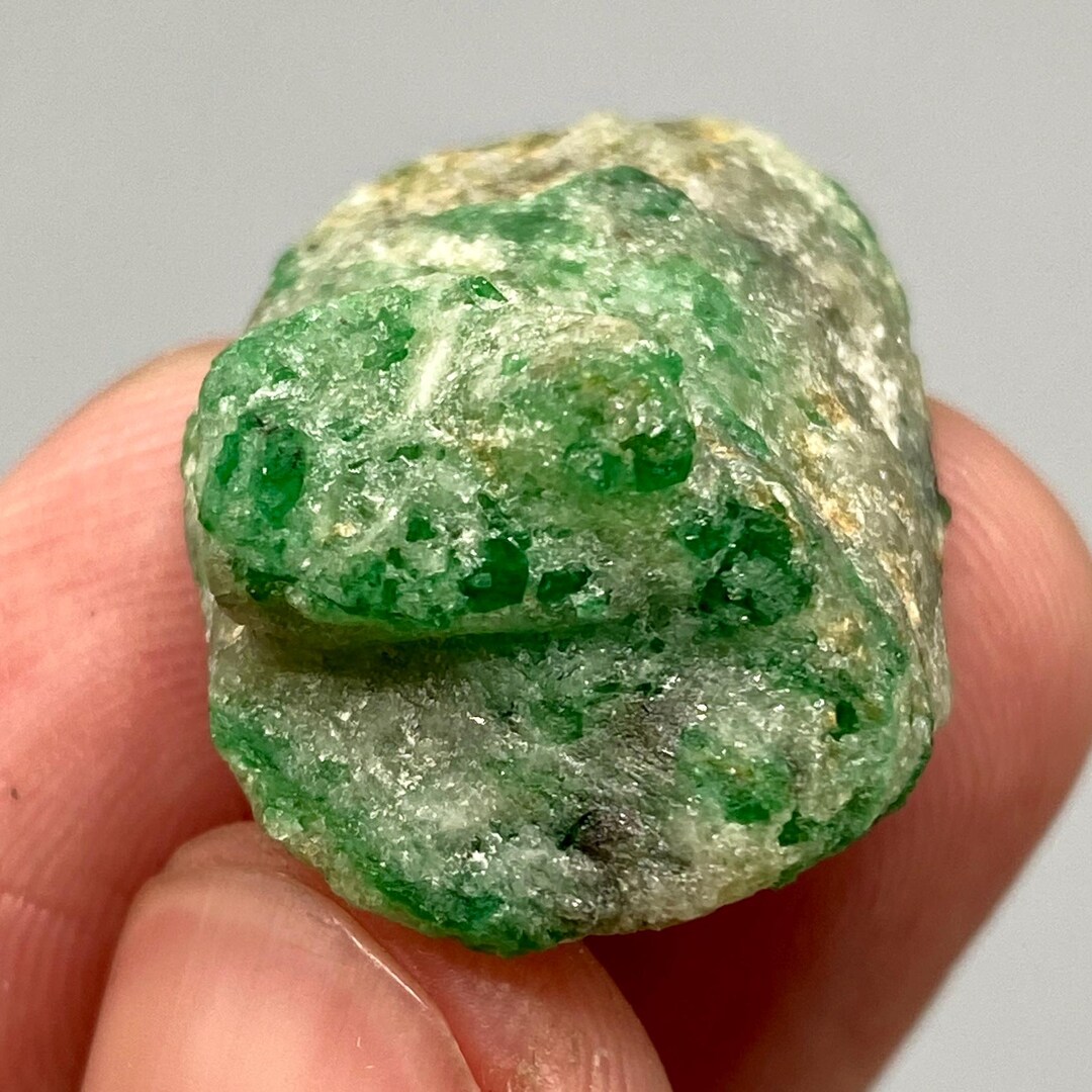 Natural Emerald on Matrix Pakistan Mineral Specimen ( 32 Carats , 27 X ...