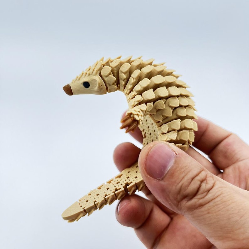 3D Printed Pangolin 4 Colors – Yellow Scale Reptile Desk Pet - Etsy