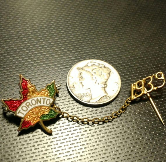 Vintage 1939 Enamel Toronto Canada Maple Leaf Pin w C… - Gem