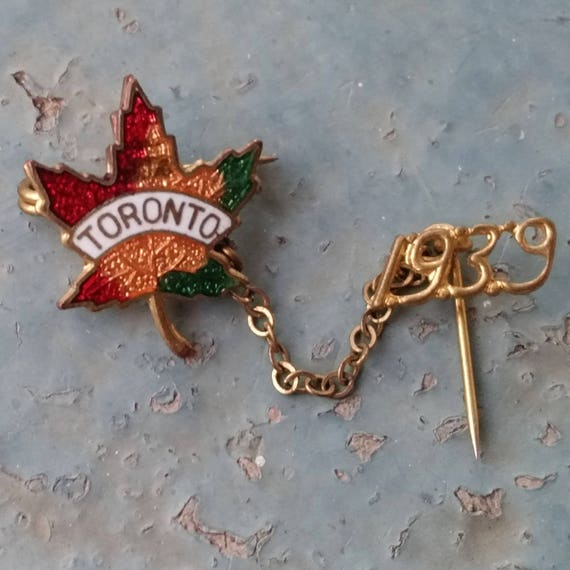 Vintage 1939 Enamel Toronto Canada Maple Leaf Pin w C… - Gem