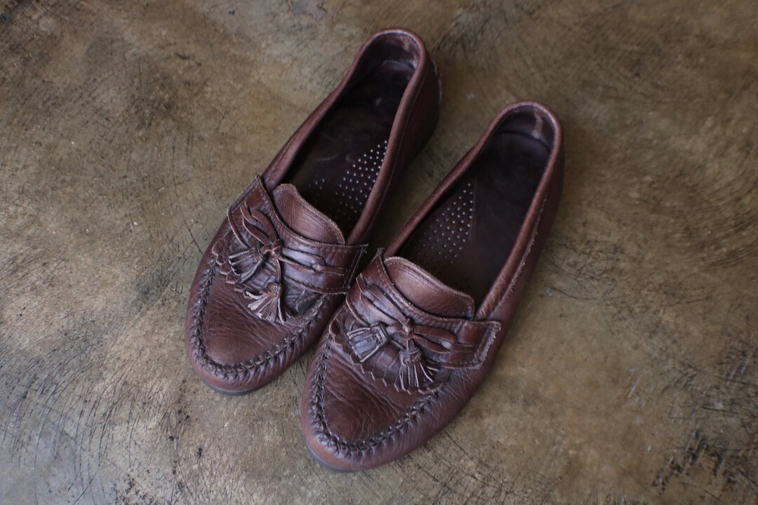 Vintage Leathered Tasseled Loafers / Size 7 1/2 Women's / Dark Brown ...