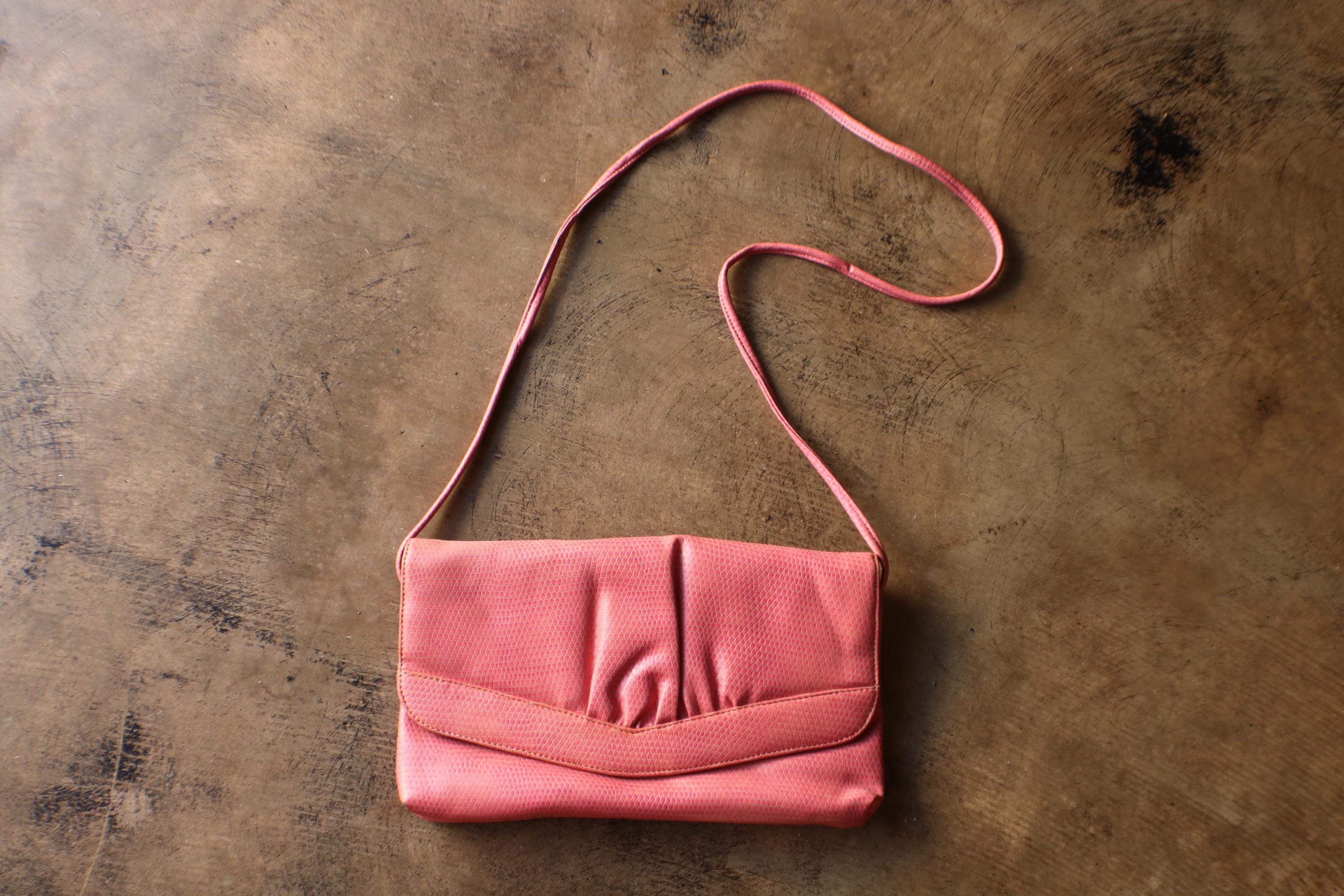 Vintage Pink Purse / Faux Leather Handbag / 1980's Bag - Etsy Vintage Pink Purse / Faux Leather Handbag / 1980's Bag - Etsy