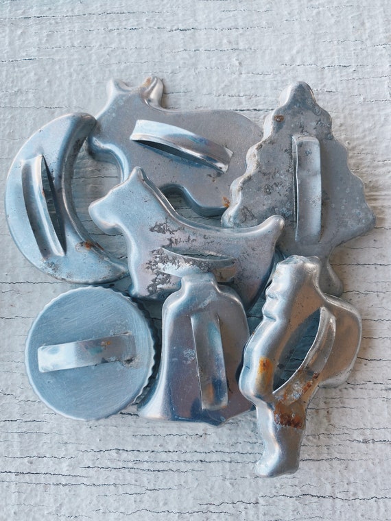 Vintage Cookie Cutters Moon Bunny Circle Scottie Dog - Etsy