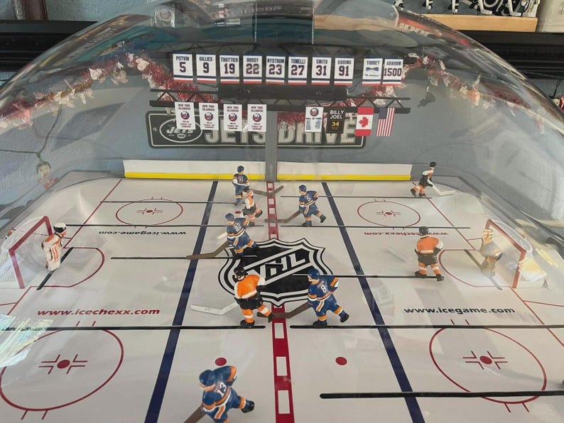 Bubble Hockey - New York Islanders CHEXX Mini Scoreboard Banner ...